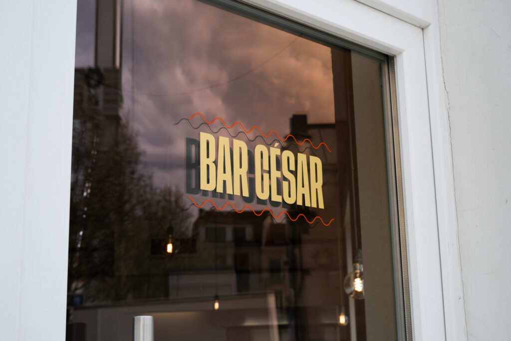 De Barbaren | Bar César